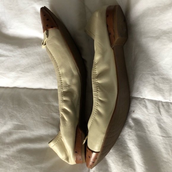 Rockport | Shoes | Ivory Chestnut Flats With A Subtle But Cute Bow ...